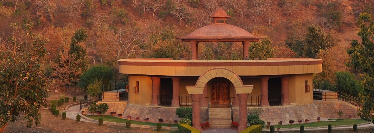 Khajuraho - Himalayan Institute